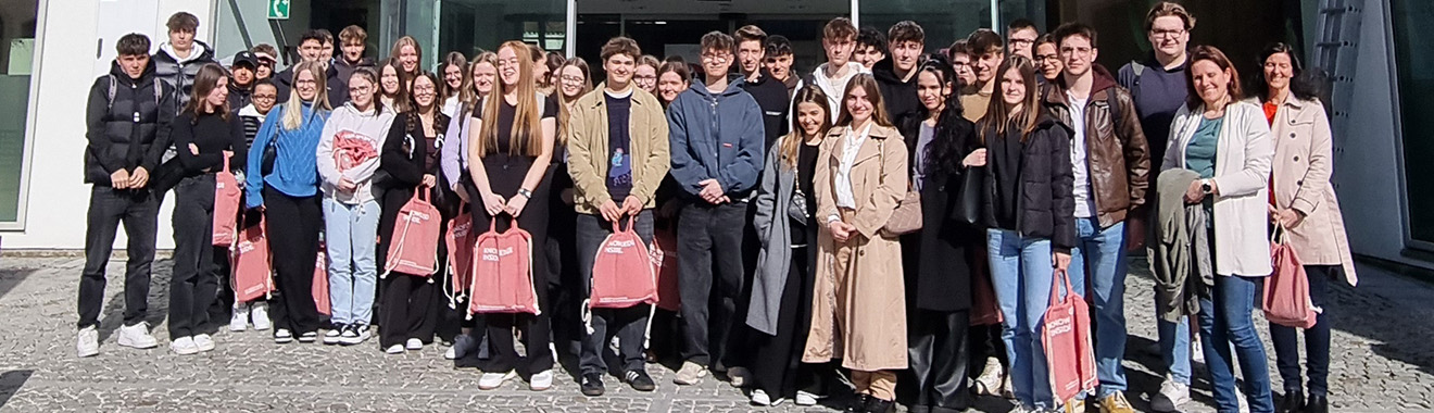 Campustour an der FH Steyr - KOMPETENZ FÜR DIE ZUKUNFT